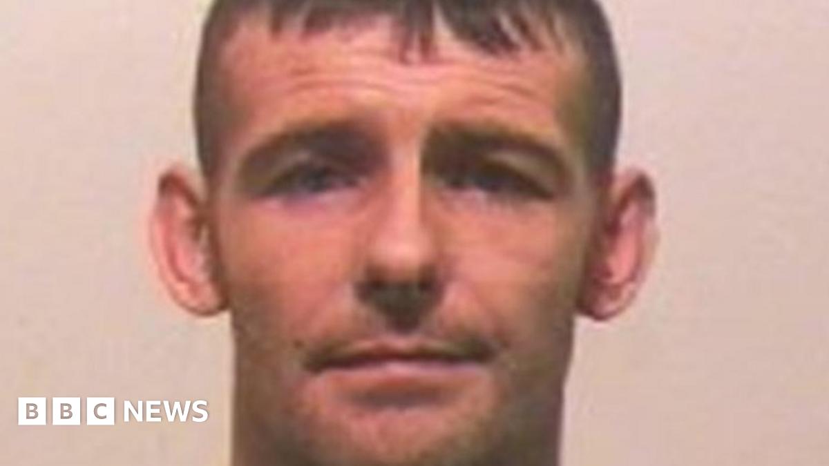 Knife-point robber Bruce Spedding jailed for seven years - BBC News