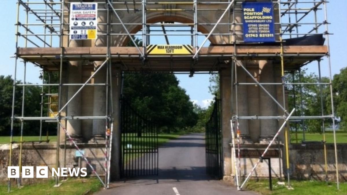 Croome Court London Arch work starts after £10,000 donation - BBC News
