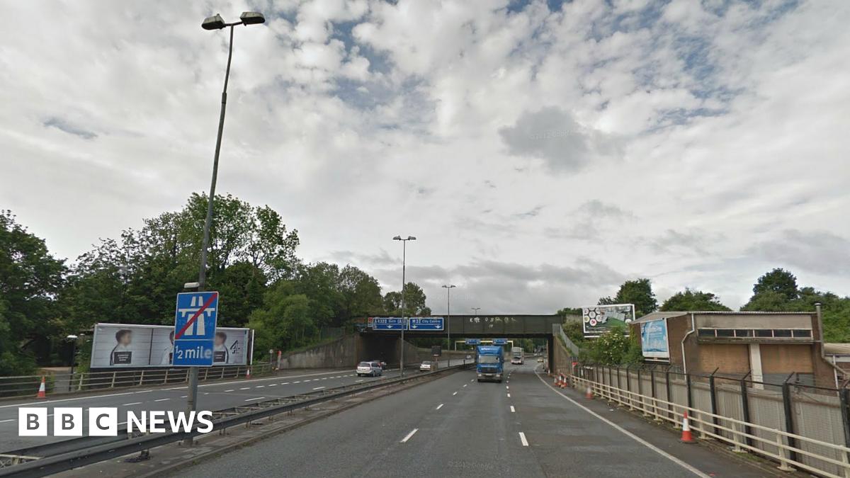 M32 lights between junctions two and three to be removed - BBC News