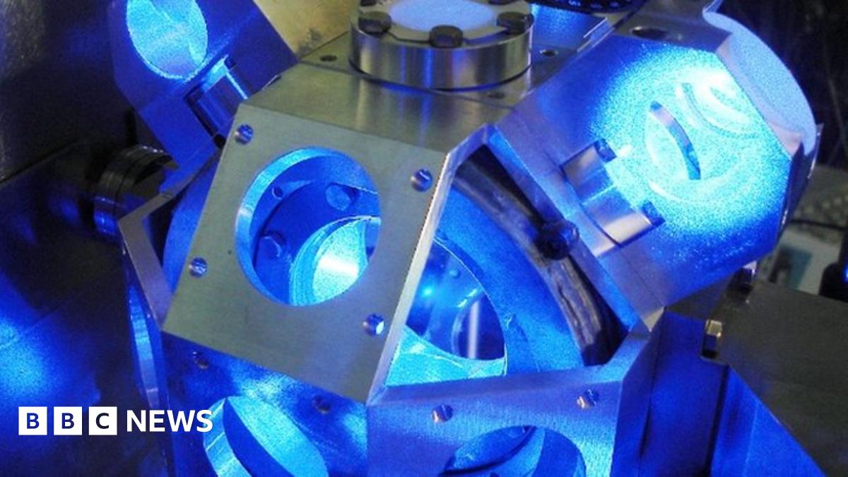 Optical lattice atomic clock could 'redefine the second' - BBC News