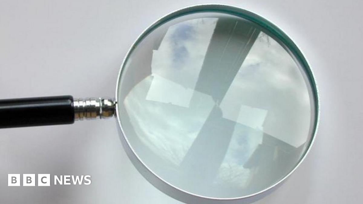 Australia orders magnifying glasses for senate poll in Victoria - BBC News