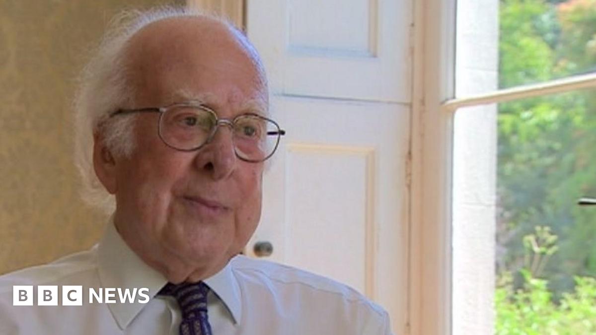 Freedom of Bristol 'a great honour' for Professor Higgs - BBC News