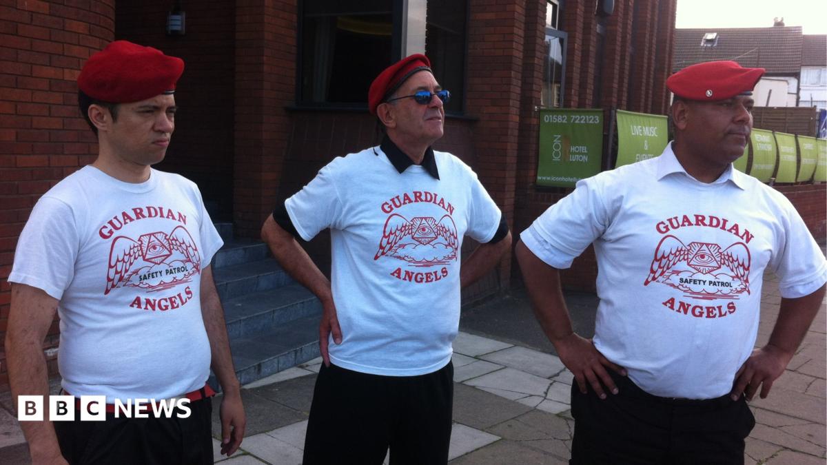 'Guardian Angels' plan for Luton patrols - BBC News