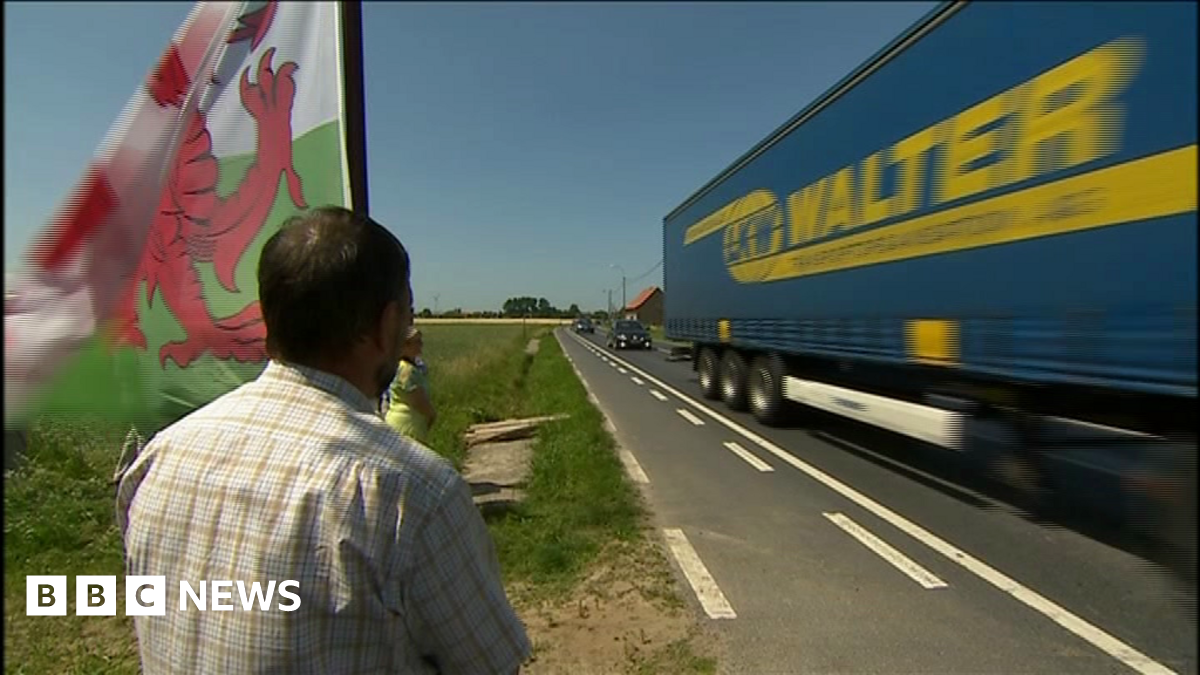 Welsh WWI memorial 'milestone' in Flanders - BBC News
