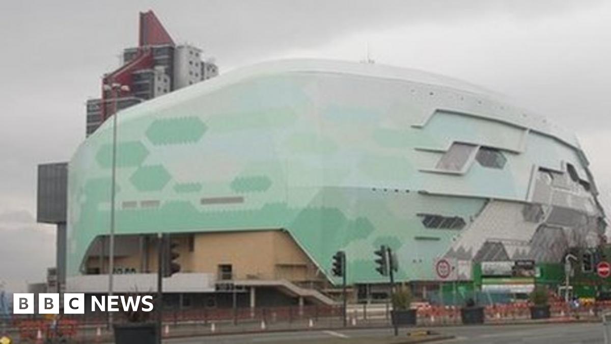 Jan Fletcher: Businesswoman fails to pay £2m costs - BBC News