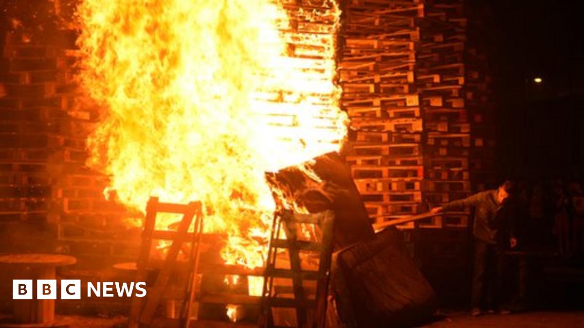 Fresh calls over tyres on 11th bonfires in Northern Ireland - BBC News
