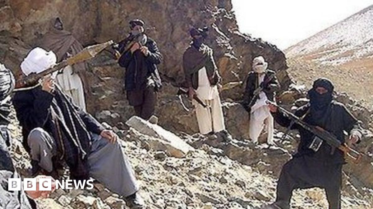 Pakistan Taliban 'sets up a base in Syria' - BBC News