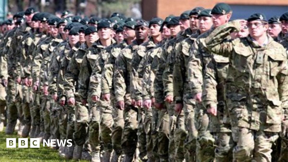 Rifles regiment granted freedom of Ross-on-Wye - BBC News