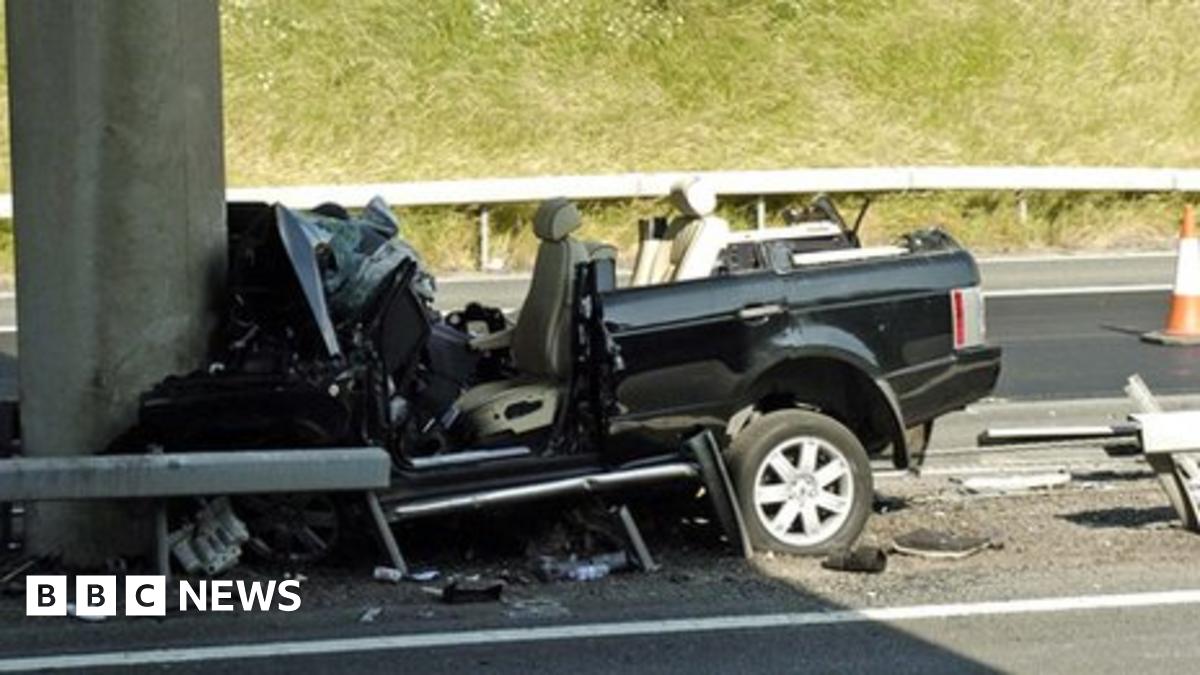 Two airlifted after motorway bridge crash - BBC News