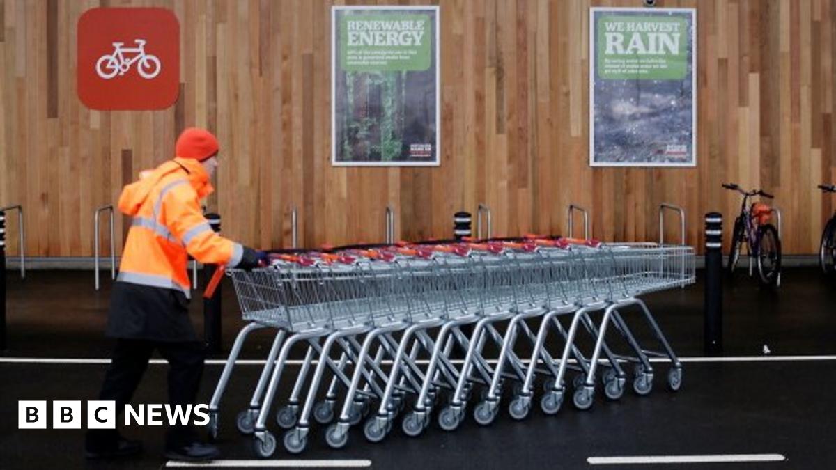 TUC says most jobs growth is in low-pay sectors - BBC News