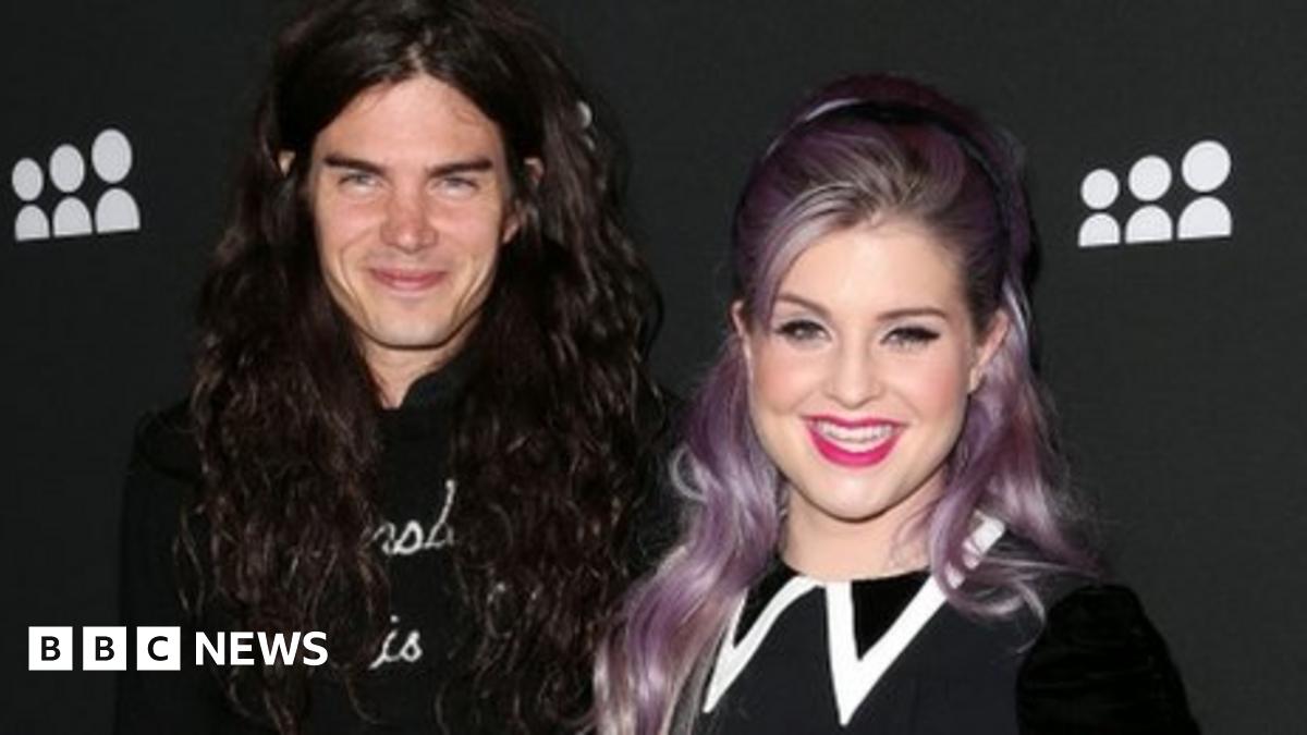 Kelly Osbourne gets engaged to partner Matthew Mosshart - BBC News