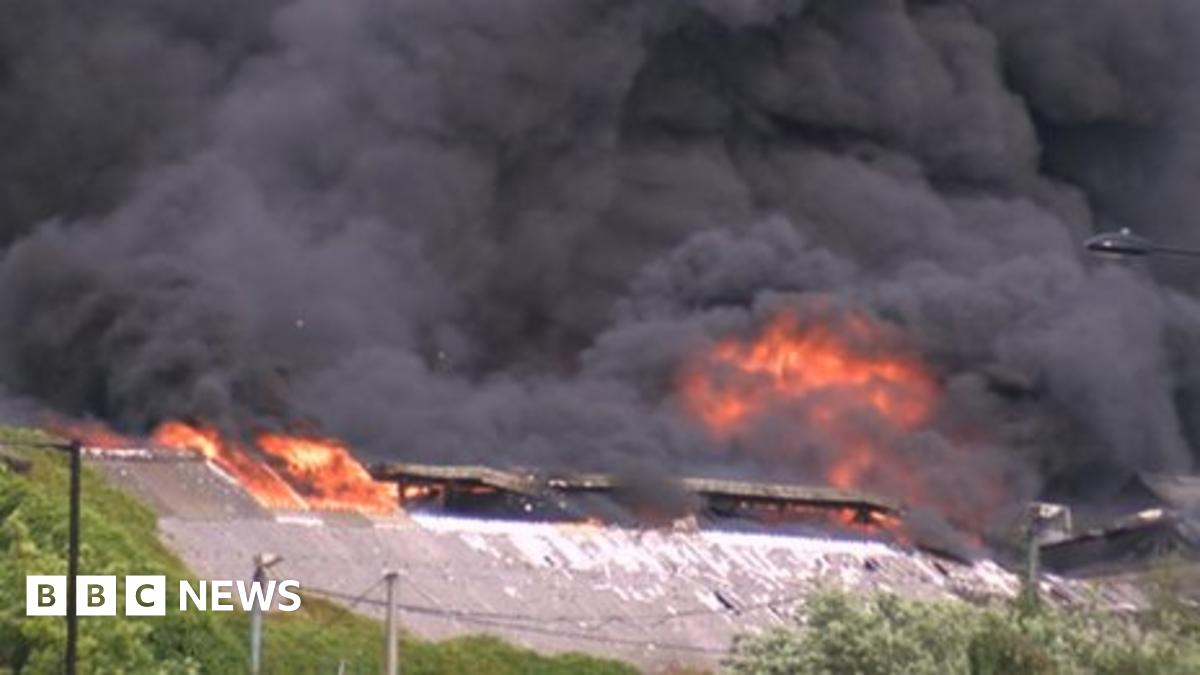 Sheffield plastics factory fire: Crews may be at scene for days - BBC News
