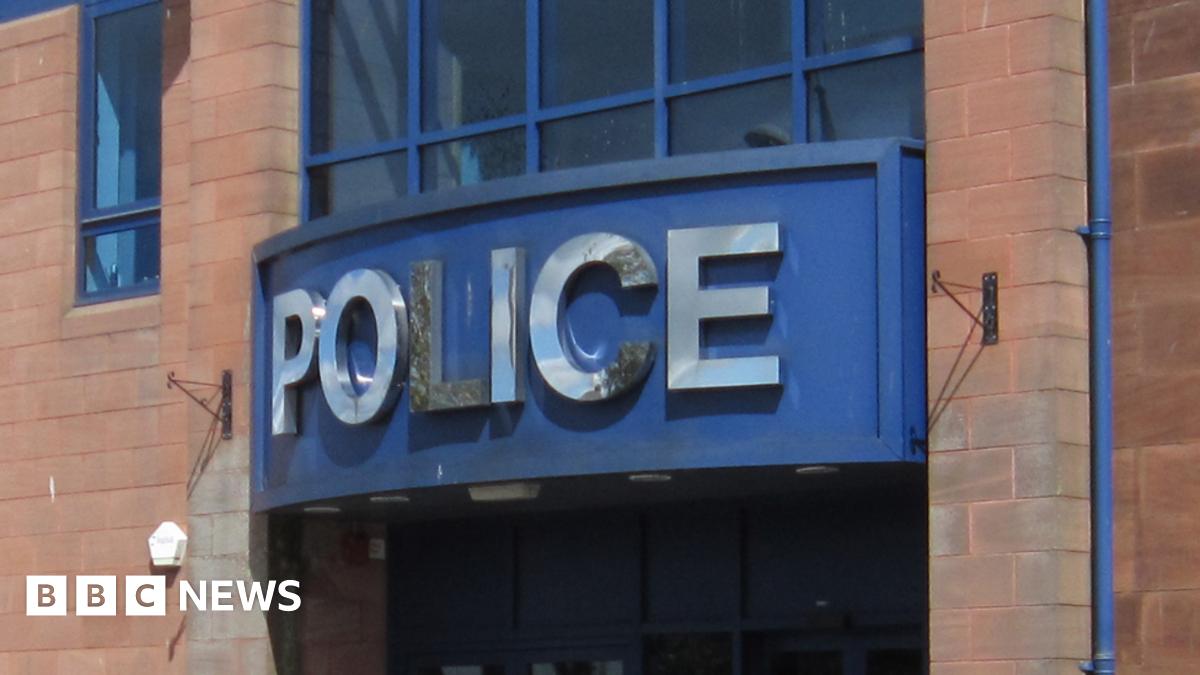 Unexploded mortar bomb discovered on Borders hillside - BBC News
