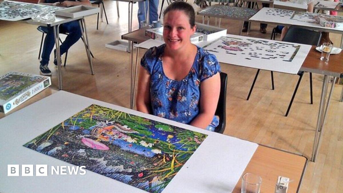 British Jigsaw Championship won by Emma Jenkinson - BBC News