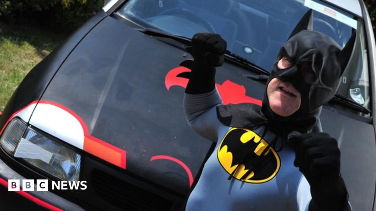 'Batman dad' to race across Europe for cancer charity - BBC News