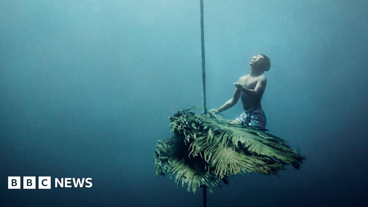 In pictures: The Moken - BBC News