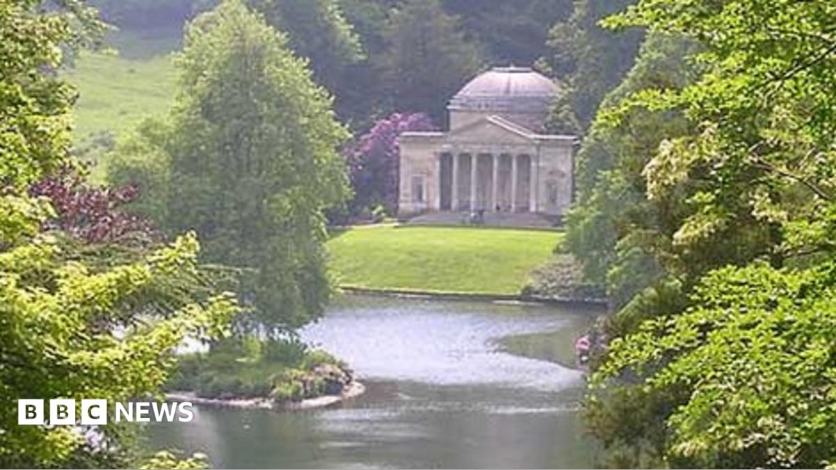 National Trust's Stourhead pantheon gets £260k boost - BBC News
