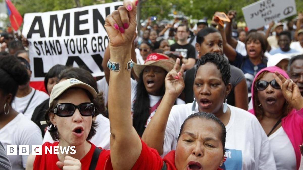 In pictures: Trayvon Martin protests - BBC News