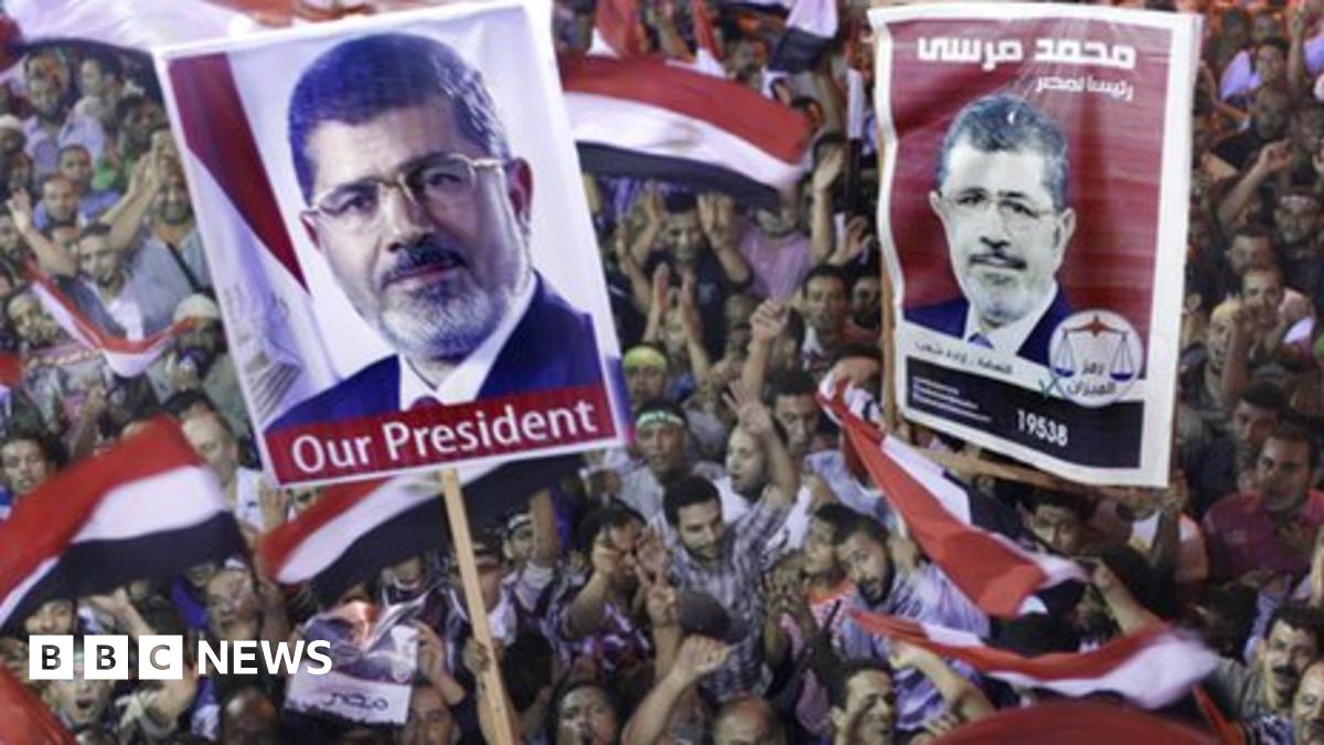 Egypt crisis: Nine killed in Cairo clashes - BBC News