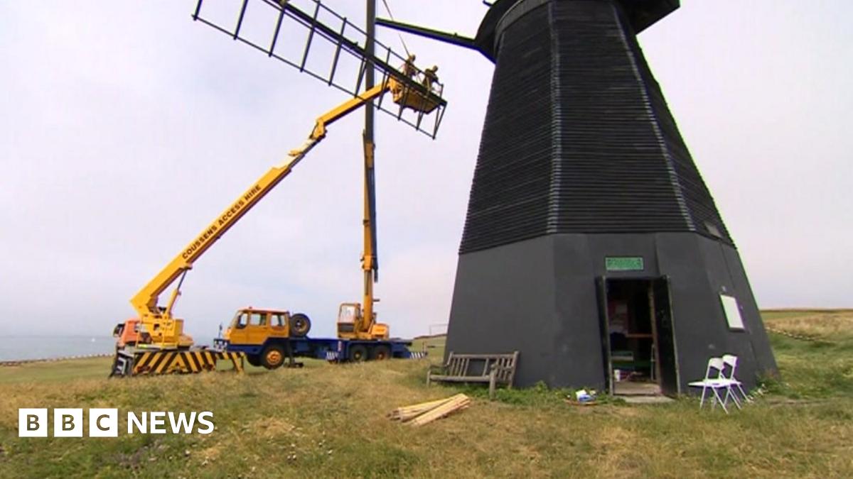 Renovation work on historic Rottingdean Windmill - BBC News