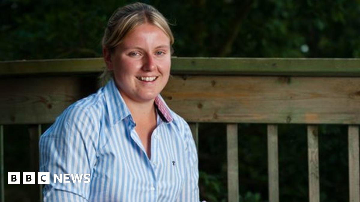 National Trust chooses Caryl Hughes to run Snowdonia £1m farm - BBC News