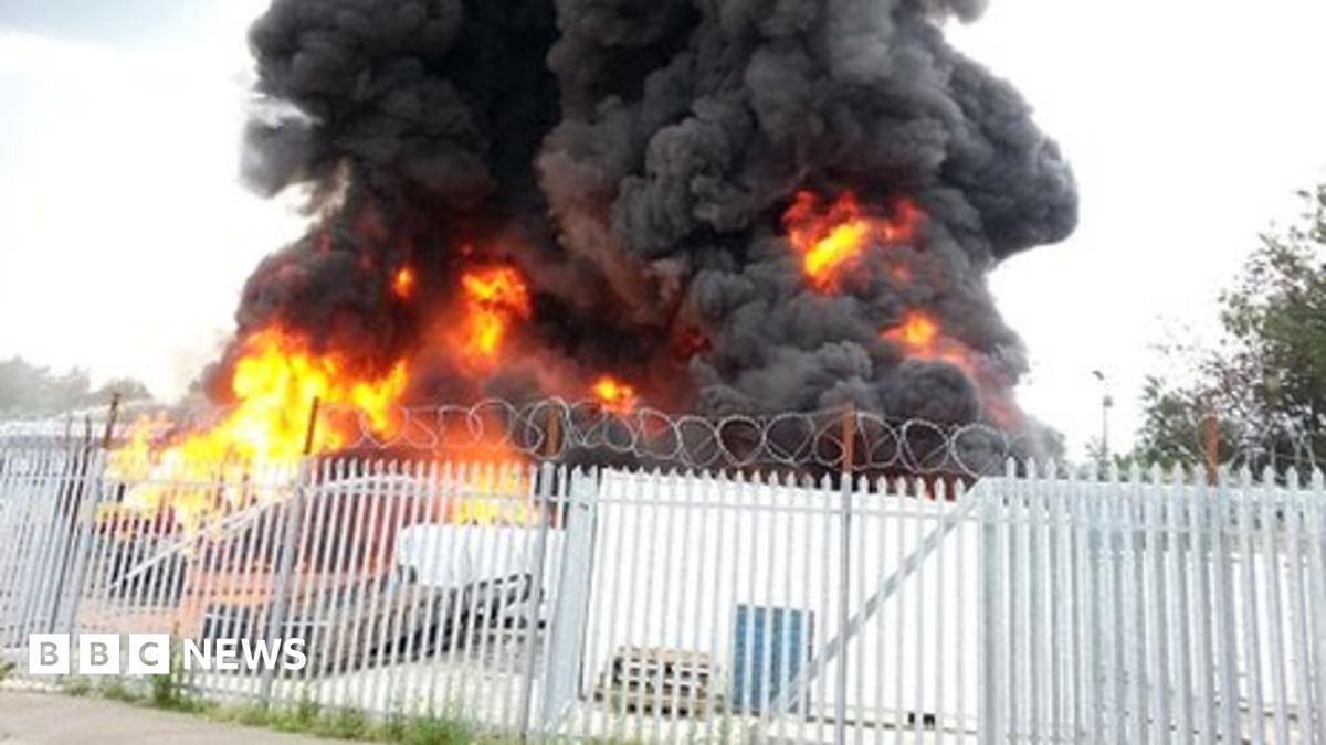 Arson suspected in Padiham recycling plant blaze - BBC News