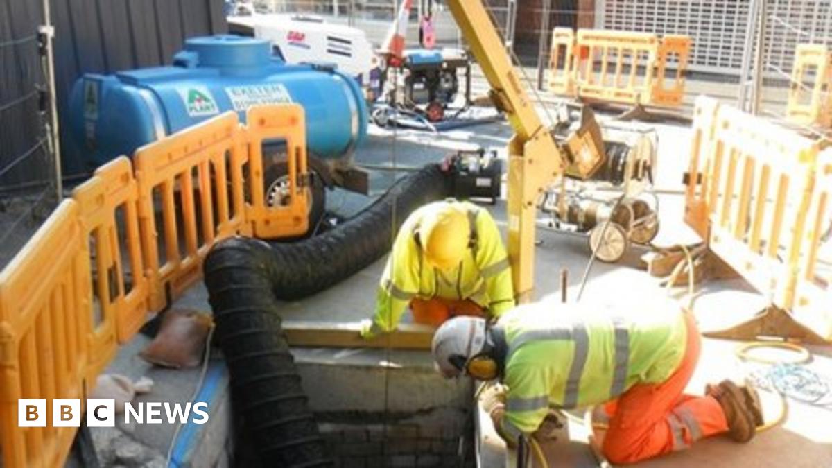 Plymouth void road reopens after emergency work - BBC News