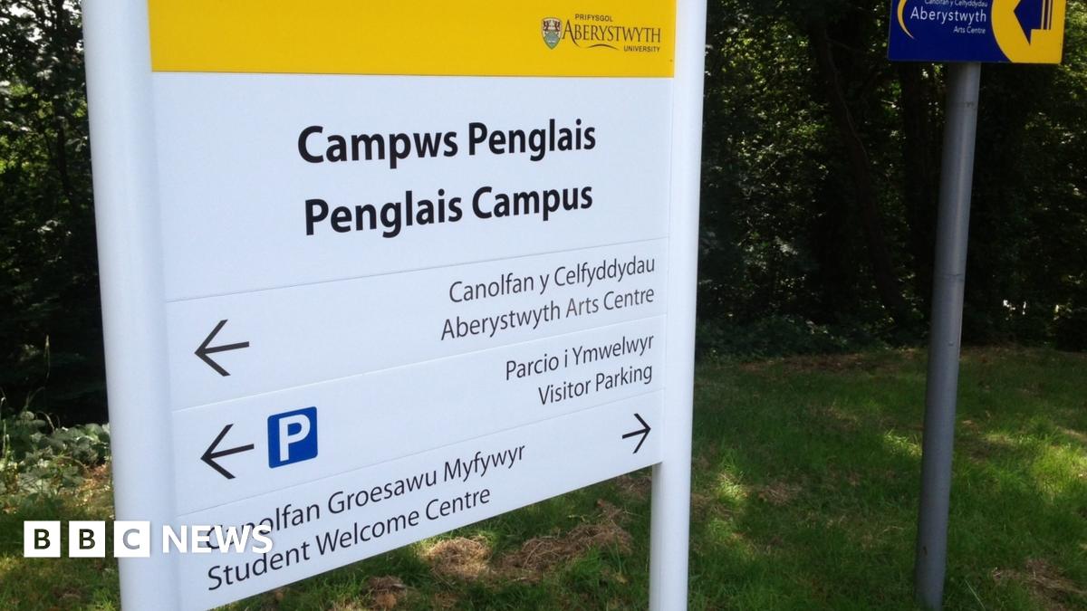 Aberystwyth University admits Welsh sign spelling errors - BBC News