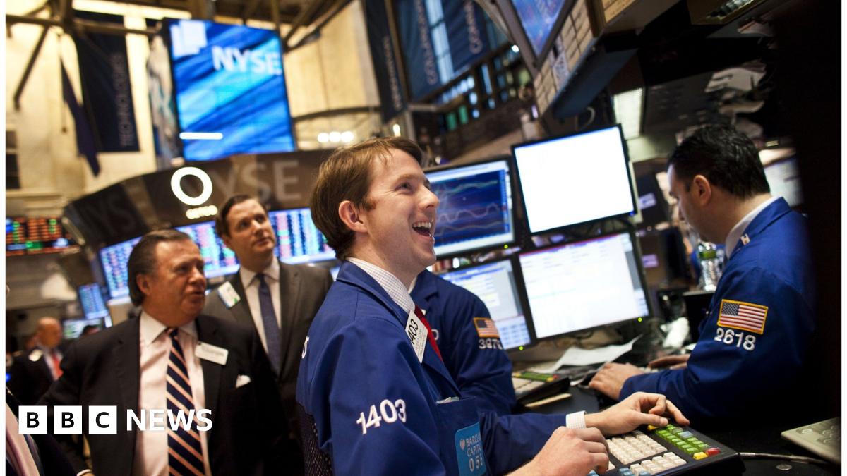 US economy improving slowly, IMF says - BBC News