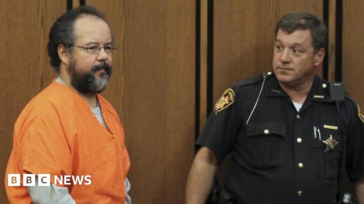 Ariel Castro to serve life in prison under plea deal - BBC News