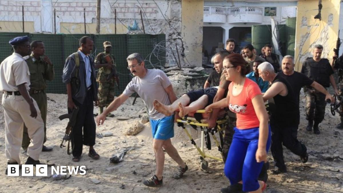 Deadly bomb hits Turkish target in Mogadishu - BBC News