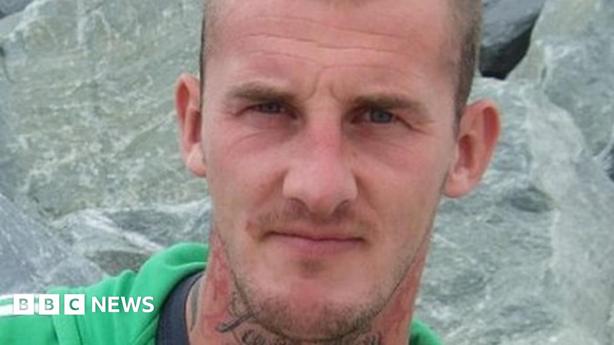 Daniel Walsh murder: Croft brothers found not guilty - BBC News