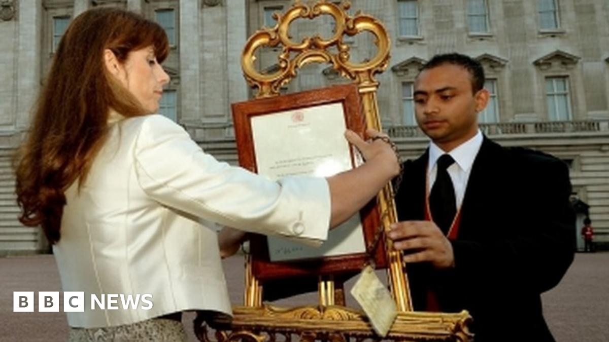 Royal baby footman returns to India after visa expires - BBC News