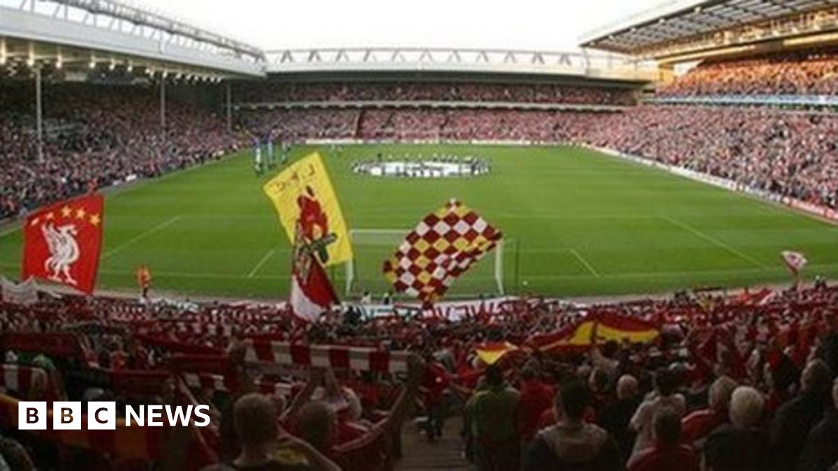 Liverpool FC staff get insults guide to curb fans' abuse - BBC News