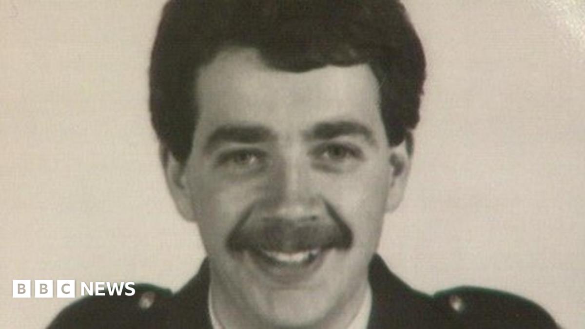Policeman killer Paul Weddle wins rehabilitation ruling - BBC News