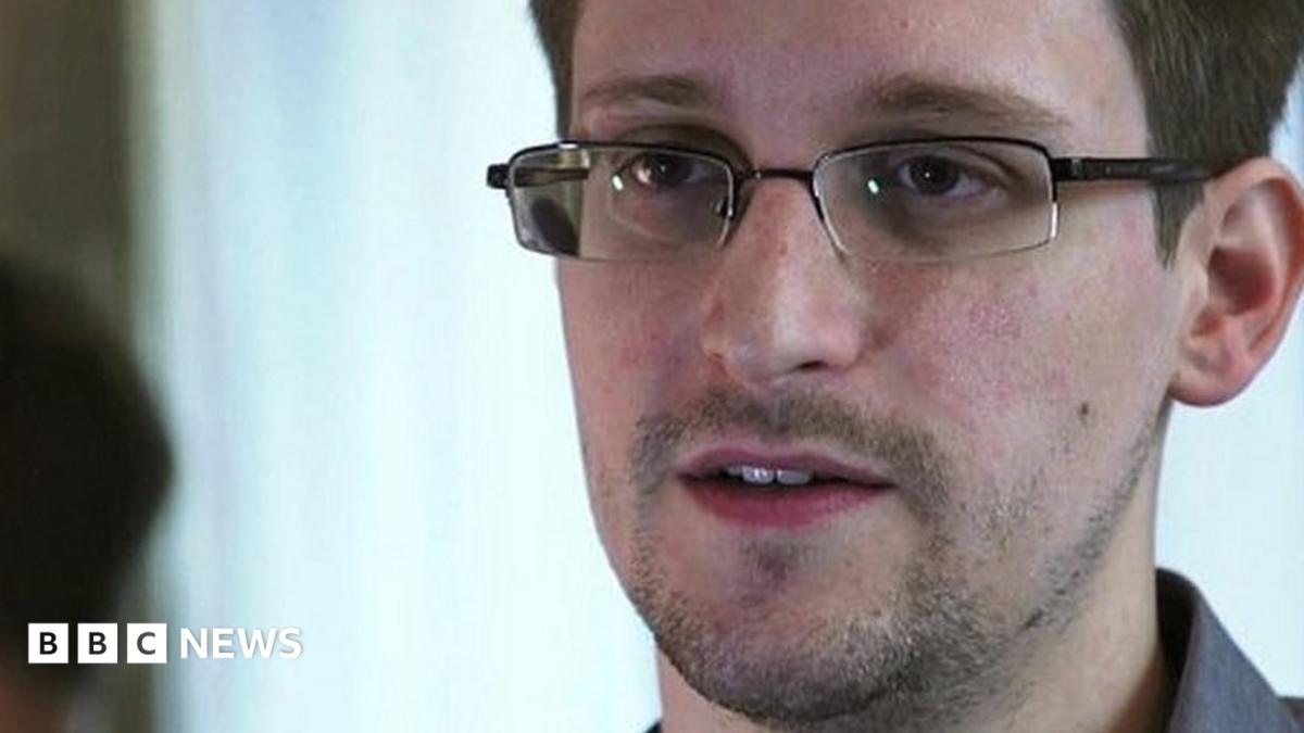 NSA spy leaks: Snowden thanks Russia for asylum - BBC News