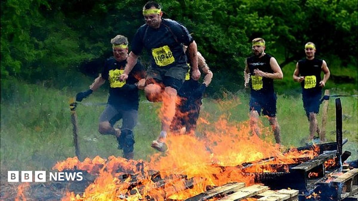 Thousands tackle Total Warrior Challenge at Shap Abbey - BBC News