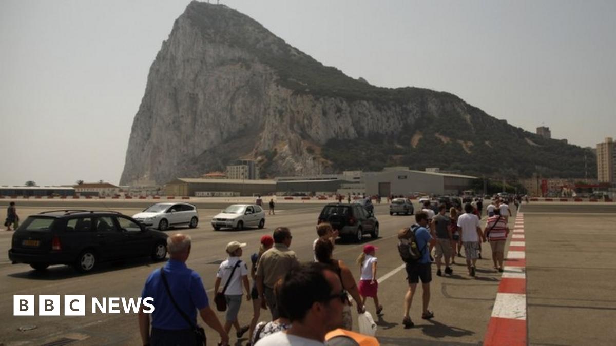 Gibraltar border row: UK and Spain PMs in talks - BBC News