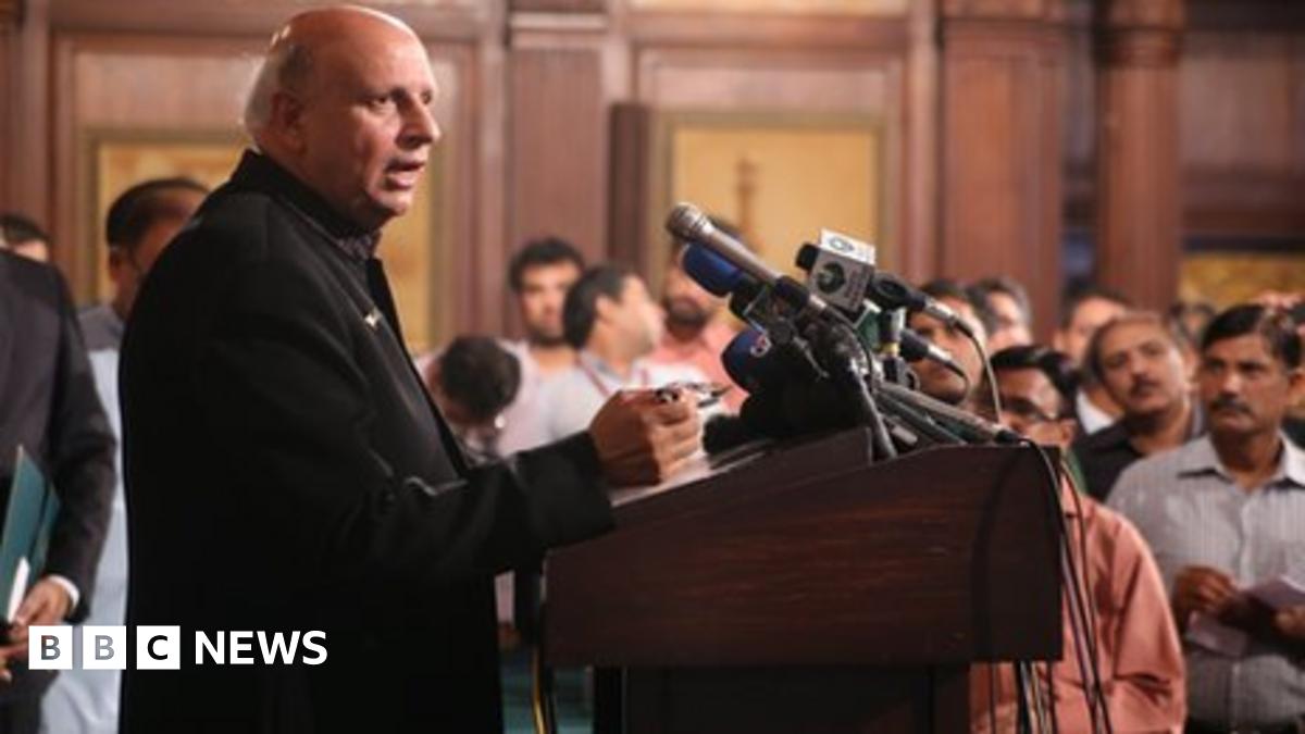 Former Glasgow MP Mohammad Sarwar resigns as governor of Punjab - BBC News