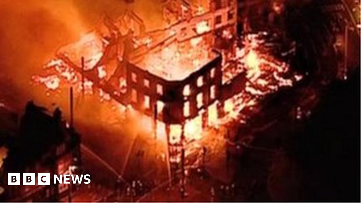 'Nothing' done for London riot victims - BBC News