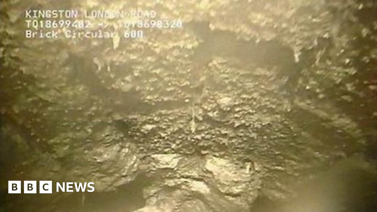 Britain's biggest 'fatberg' removed from London sewer - BBC News