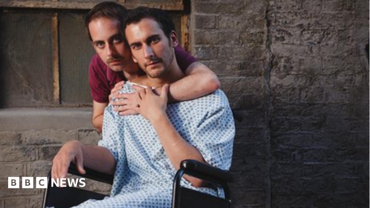 Landmark Aids play gets London revival - BBC News
