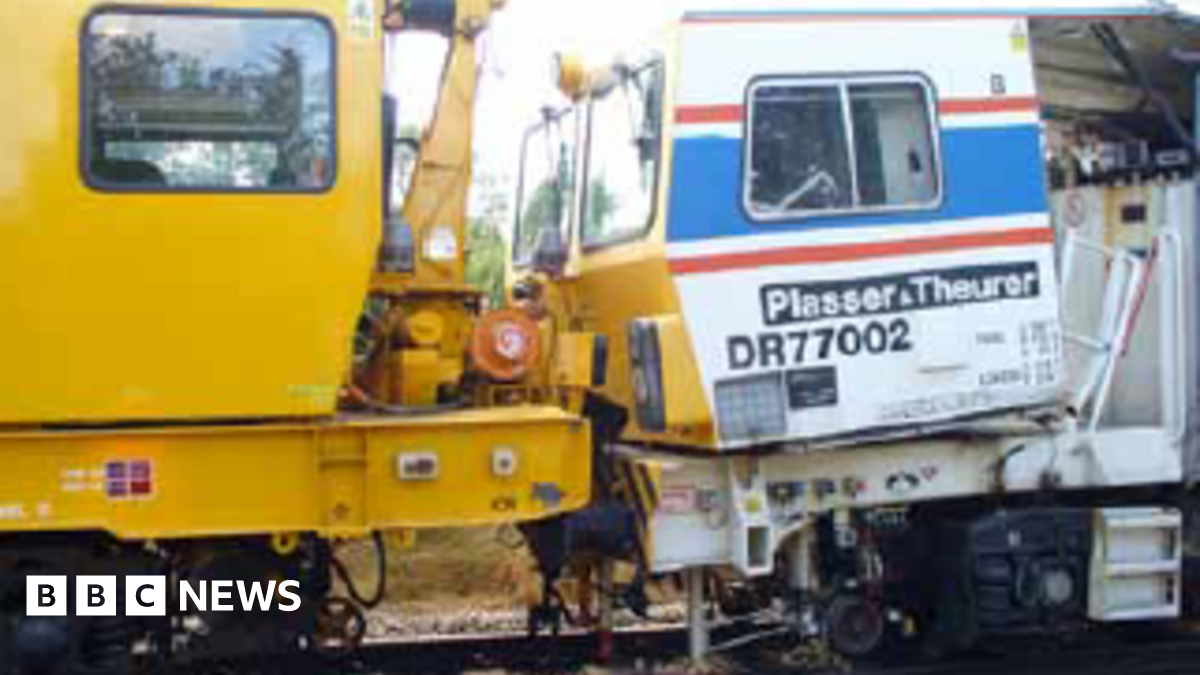 Report into rail crash near Arley says driver was going too fast - BBC News
