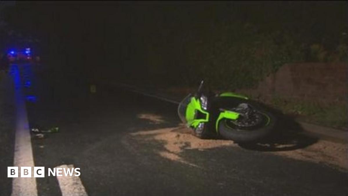 Darrell Wood named as North Duffield crash victim - BBC News