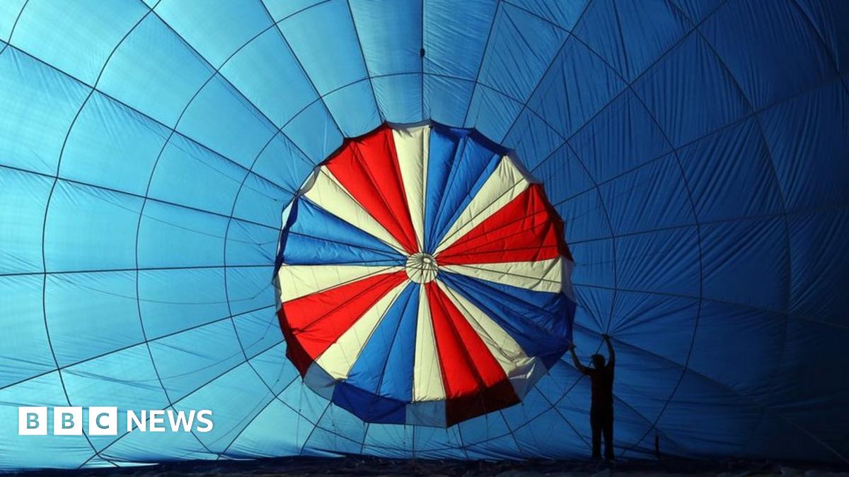 Day in pictures: 9 August 2013 - BBC News