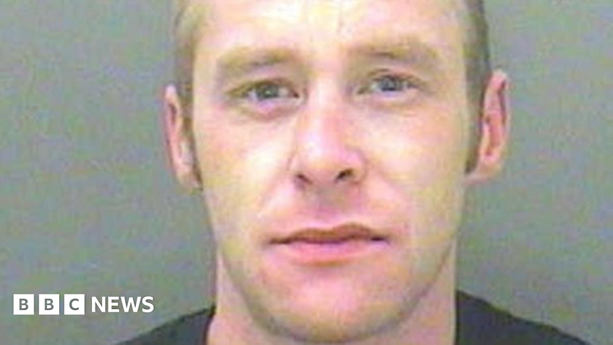 Anthony Hughes gets life for father's murder in Darwen - BBC News
