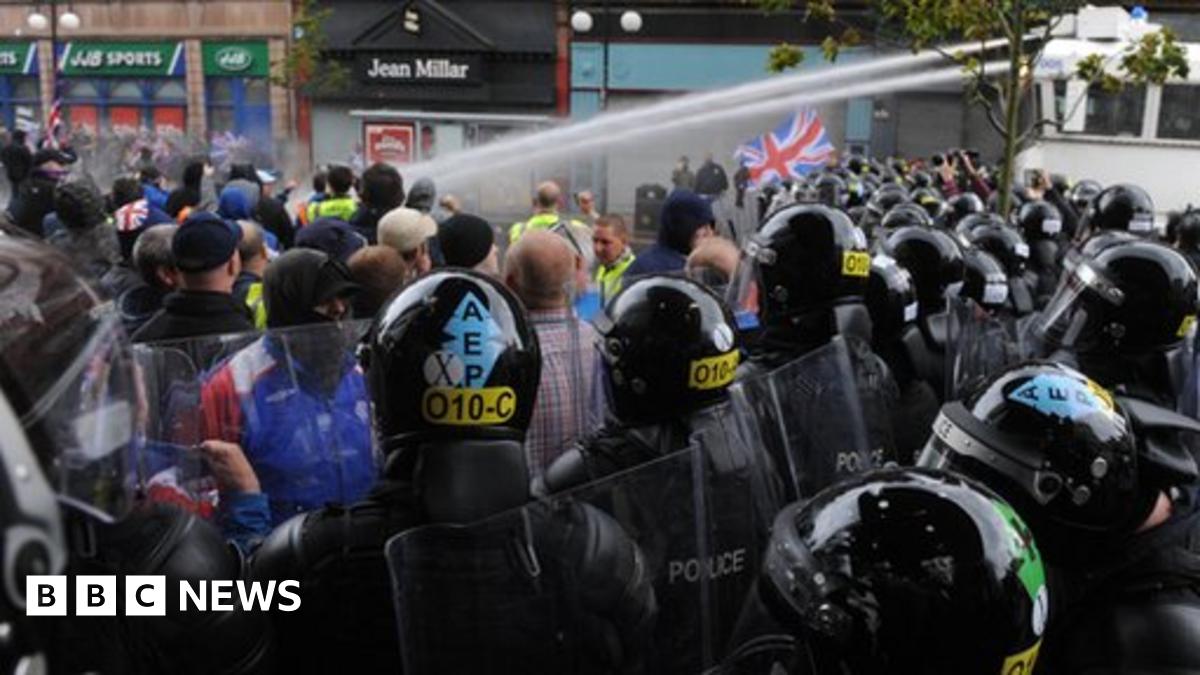 'Spiderman' rioter Ronnie Nelson sentenced to three years - BBC News