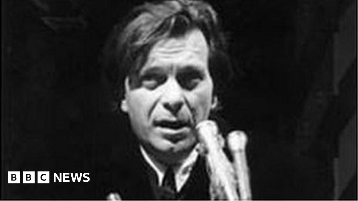 Call for memorial to Manchester music mogul Tony Wilson - BBC News