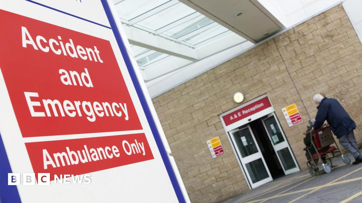 Hospital extends scheme to treat patients at home - BBC News