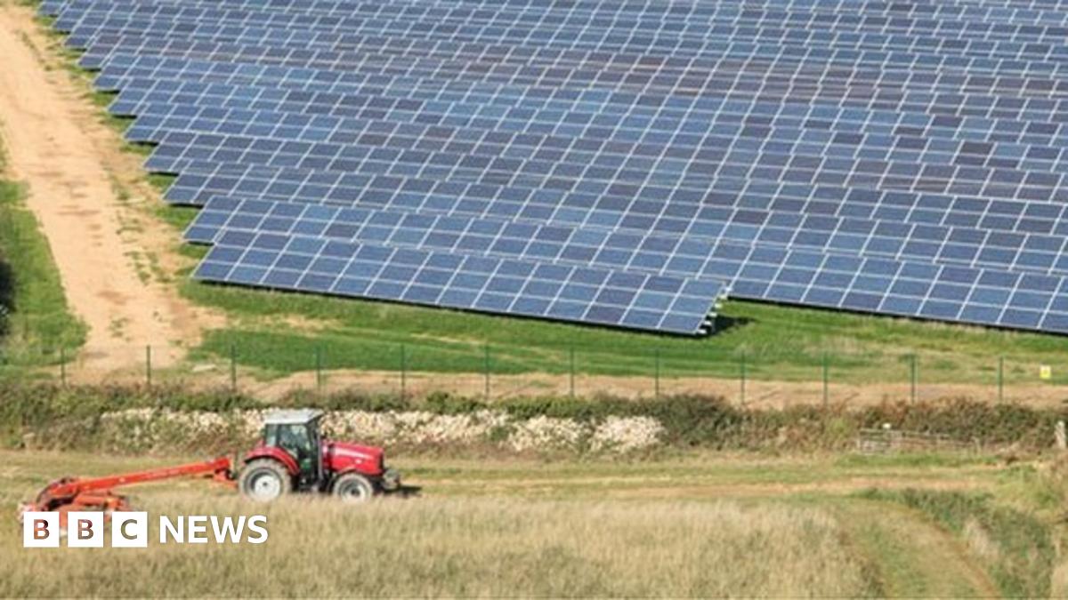 Branston solar farm reduced in size - BBC News